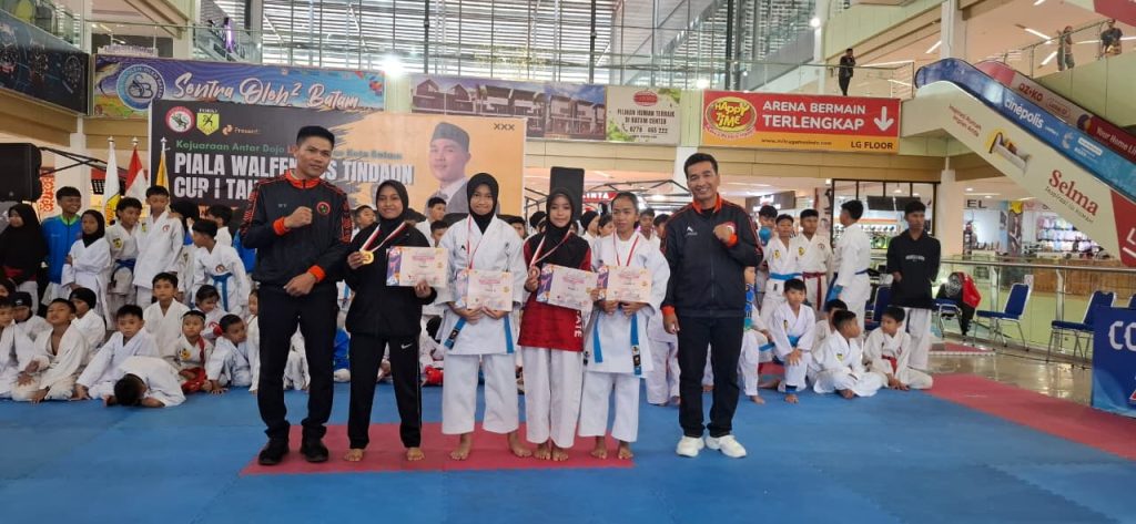 Lemkari Batam Gelar Kejuaraan Karate Piala Walfentius Tindaon Cup 1 ...