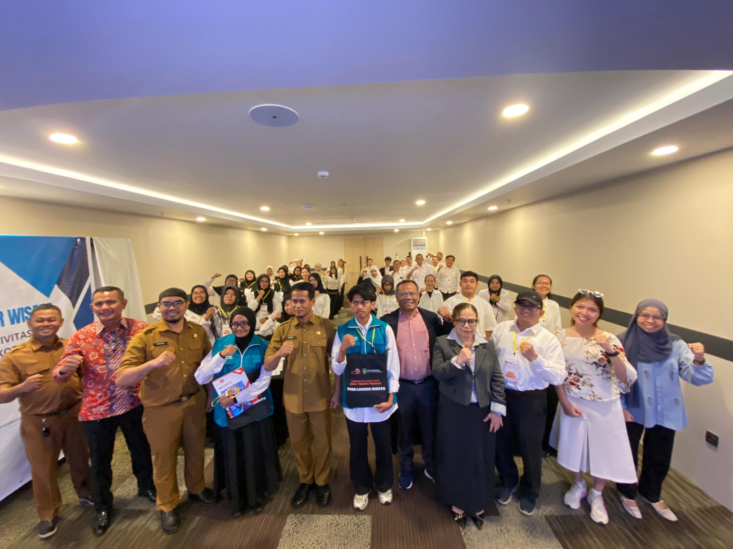 LPK Seiva Tekindo Persada Buka Bimtek Tour Leader, Kepala Disnaker ...